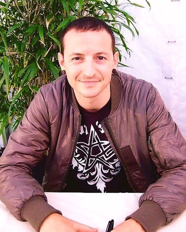 One More Light In Memory Of Chester Bennington: Shocker: Chester ...