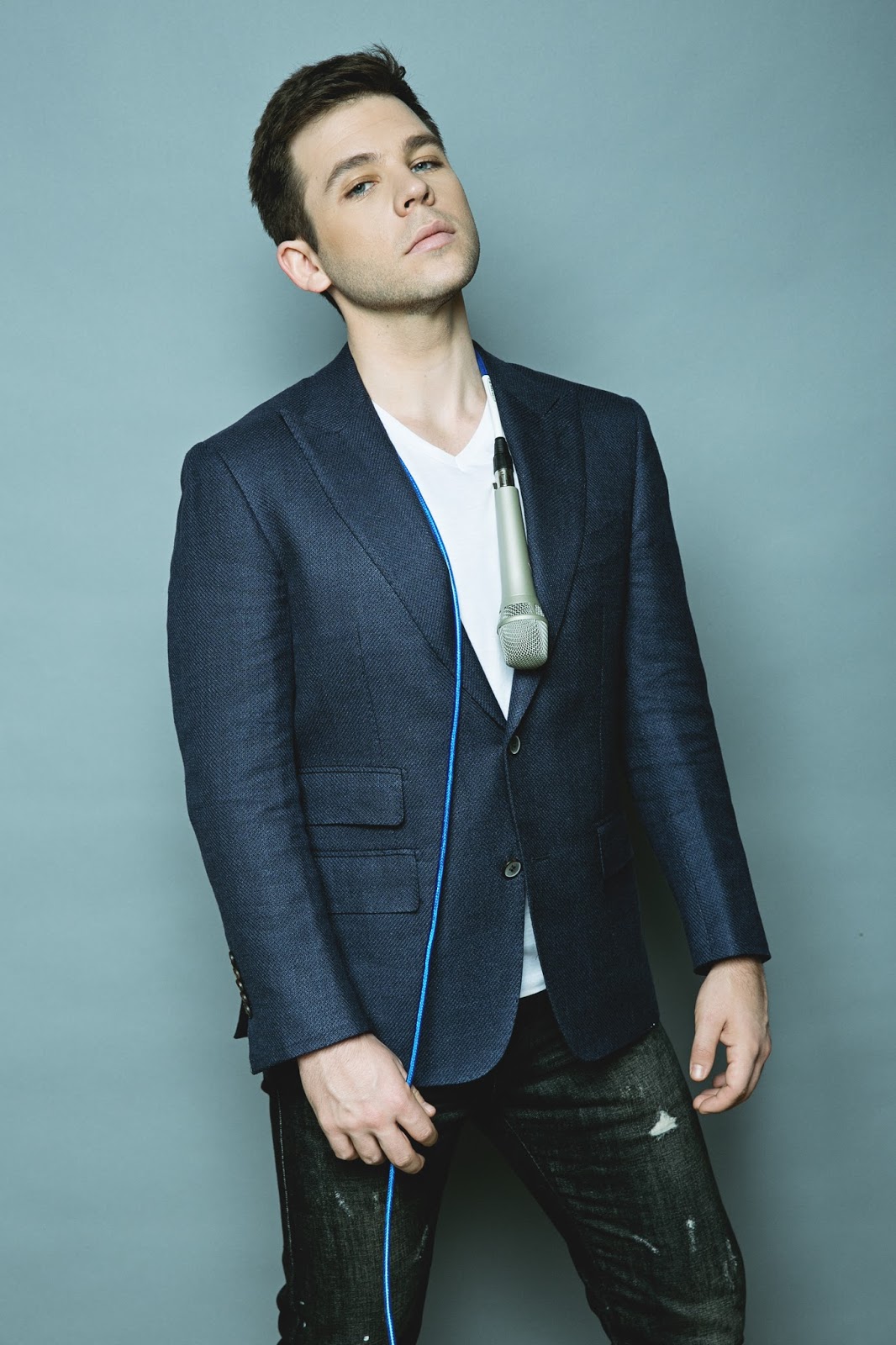 ESTEBAN CALDERÓN REGRESA CON UN NUEVO PROYECTO. - En Otro Prisma