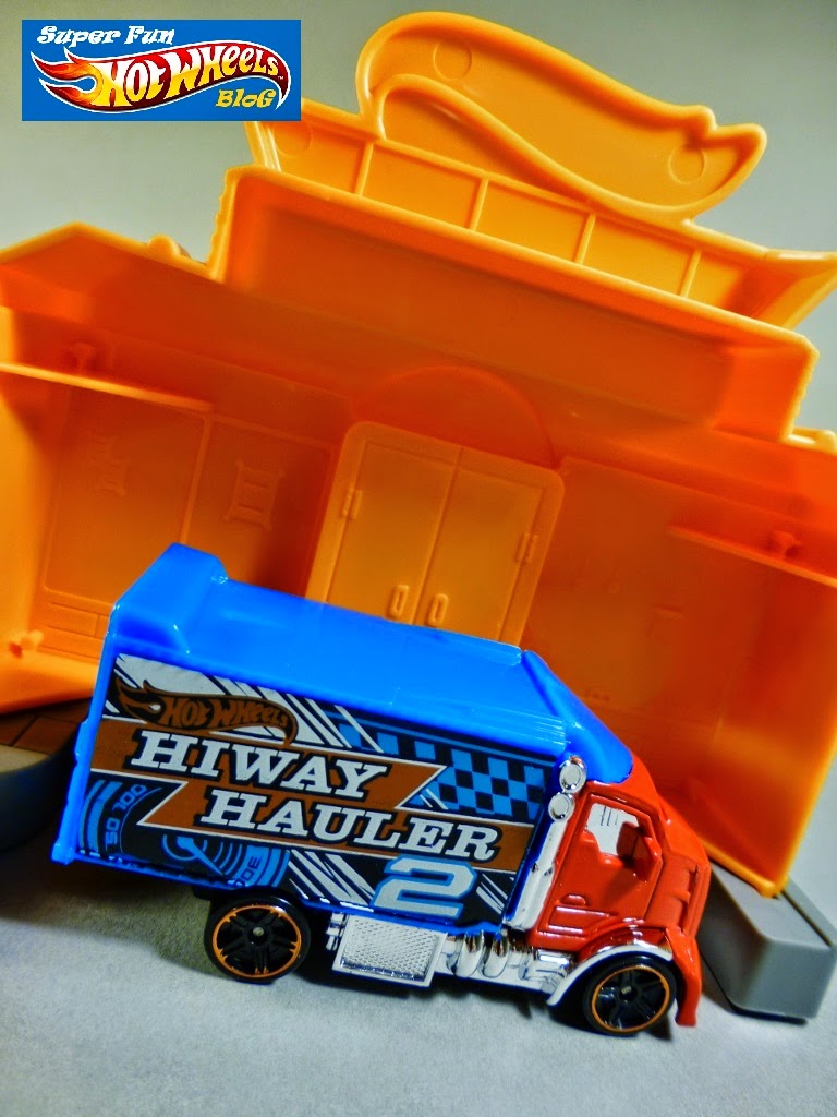 Super Fun Hot Wheels Blog: Hot Wheels City Pit Stop Station