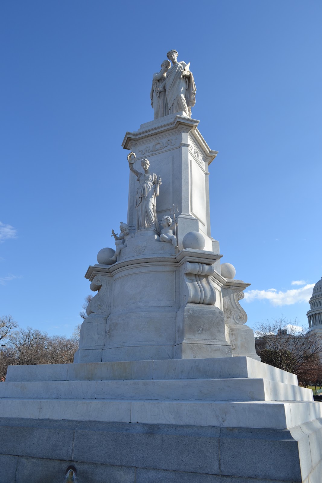 Washington's Unloved, Never-Finished, Crumbling Peace Monument