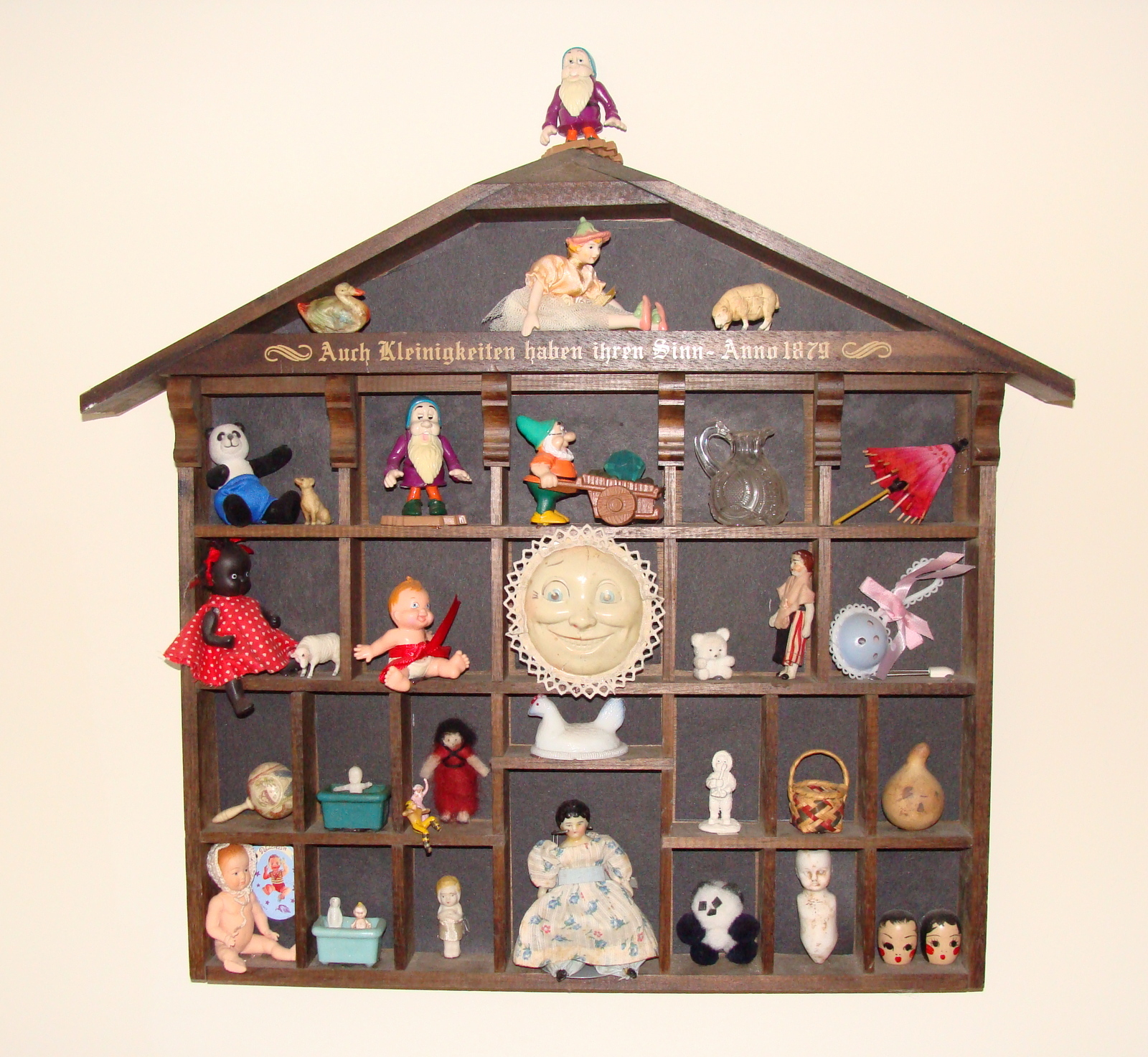 BIRMINGHAM DOLL CLUB OF ALABAMA: How to Display your Small Collectibles