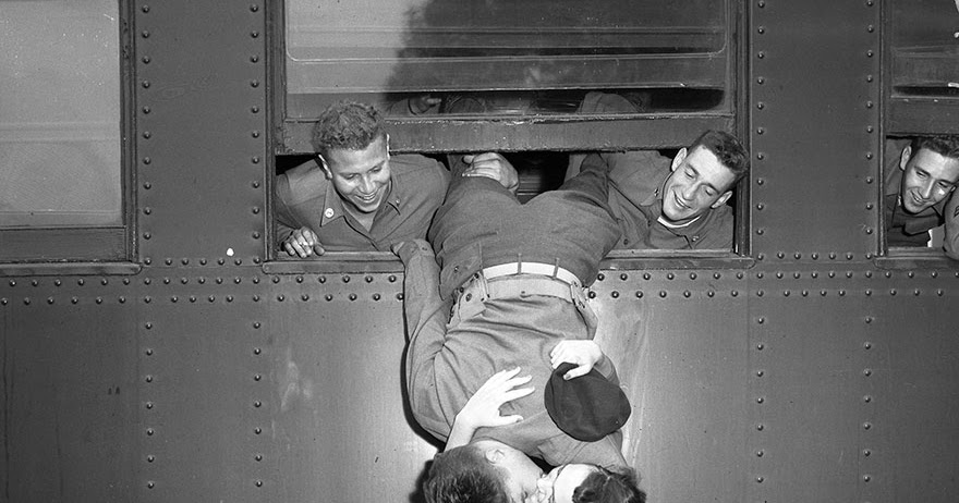 Historic Photos Of Love During Wartime (60 Pics) - YourDestinationNow