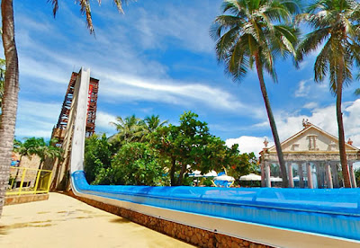 Aspundir: Tallest Water Slide in the World - Insano