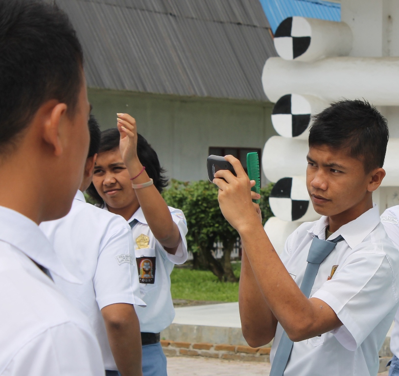 SESI FOTO BERSAMA SETELAH PULANG UN 2013 ~ SMA PLUS PMS RAYA