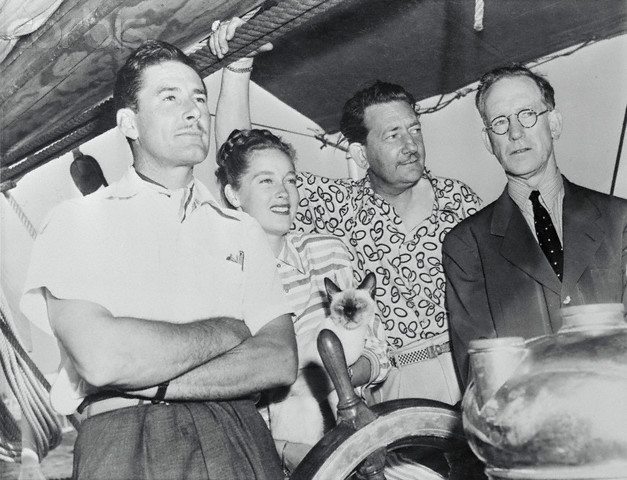 Errol Flynn: Errol Flynn & Parents & Sister