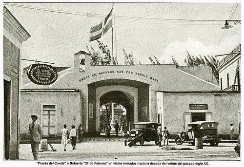 Revista El Cañero: En Torno a la Puerta del Conde...