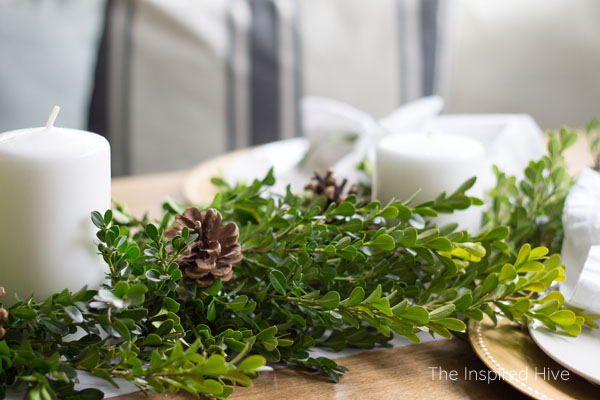 Simple and natural winter tablescape | The Inspired Hive