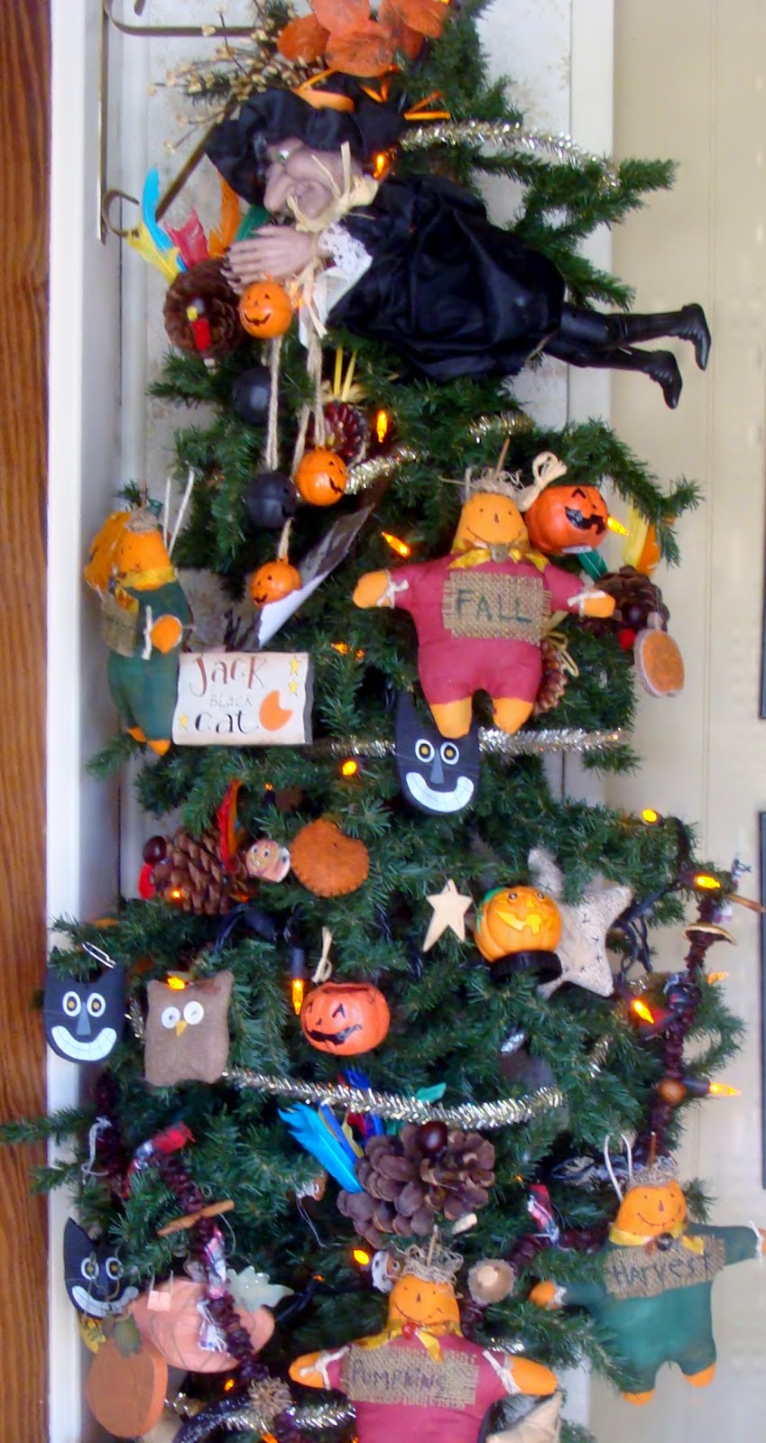 The Gathering Room: Halloween Tree