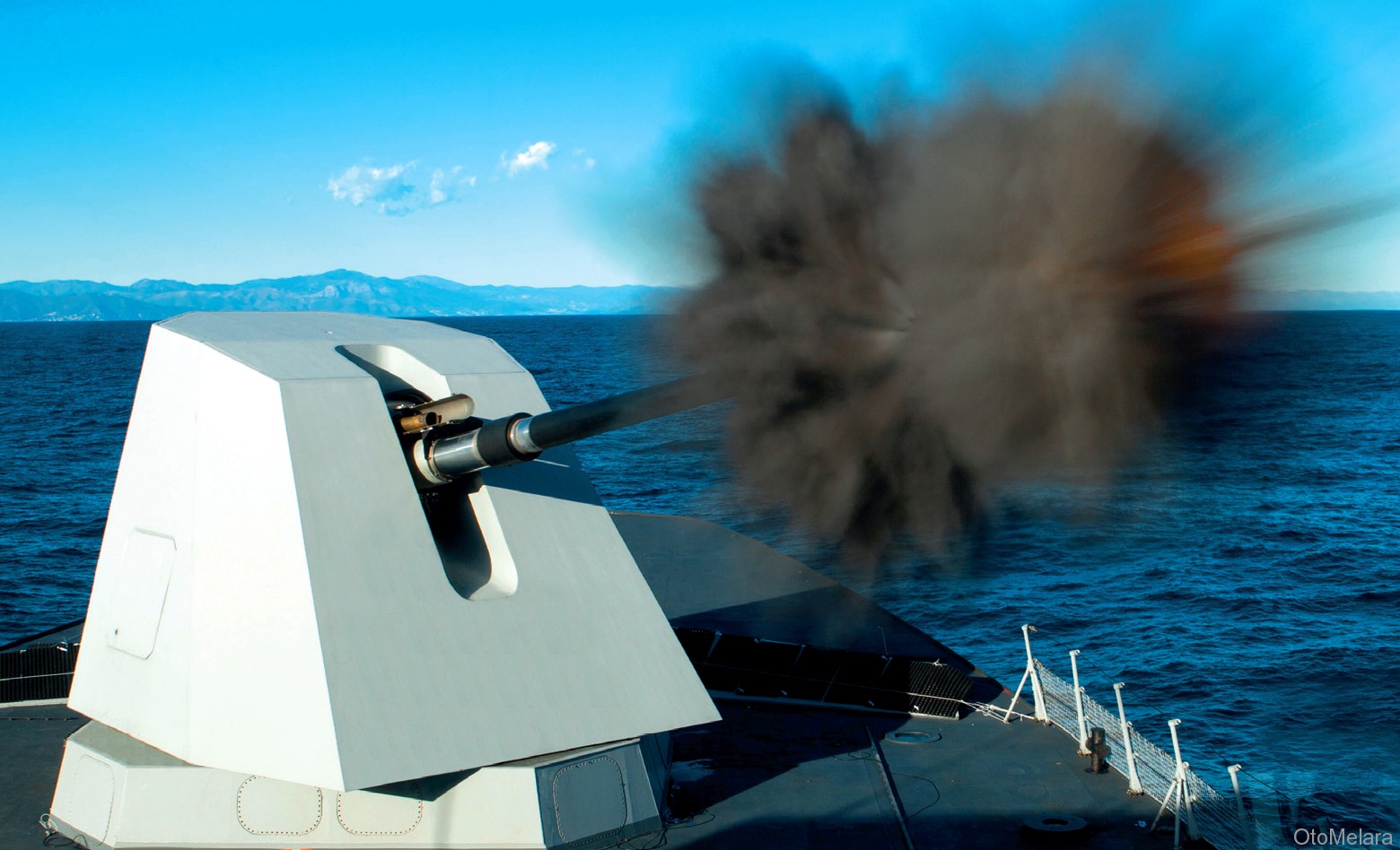 SI VIS PACEM, PARA BELLUM: Il cannone medio navale Leonardo 127/64 LW ...