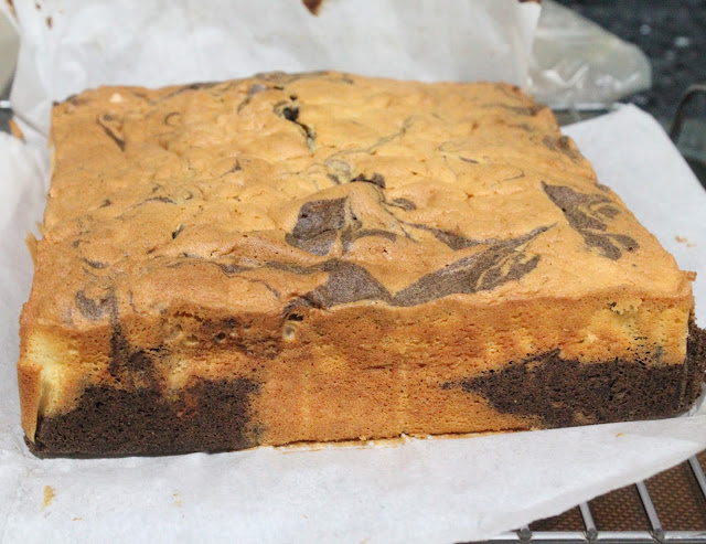 Honey Bee Sweets: Oreo Marble Butter Cake Take 2