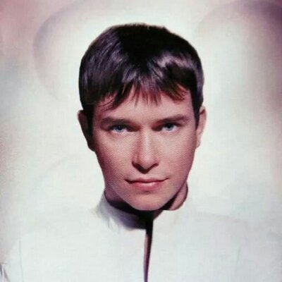 Jangan Kaget, 13 Musisi Terkenal ini Ternyata Seorang Gay - Blog ...