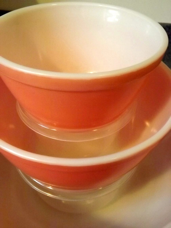 KayteeJanes House: Stacking Your Pyrex