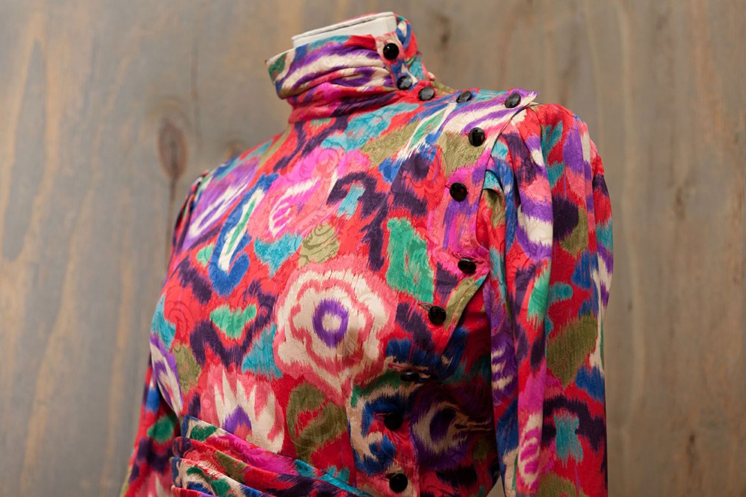 Shadow Tissues: Warp Prints in Fashion