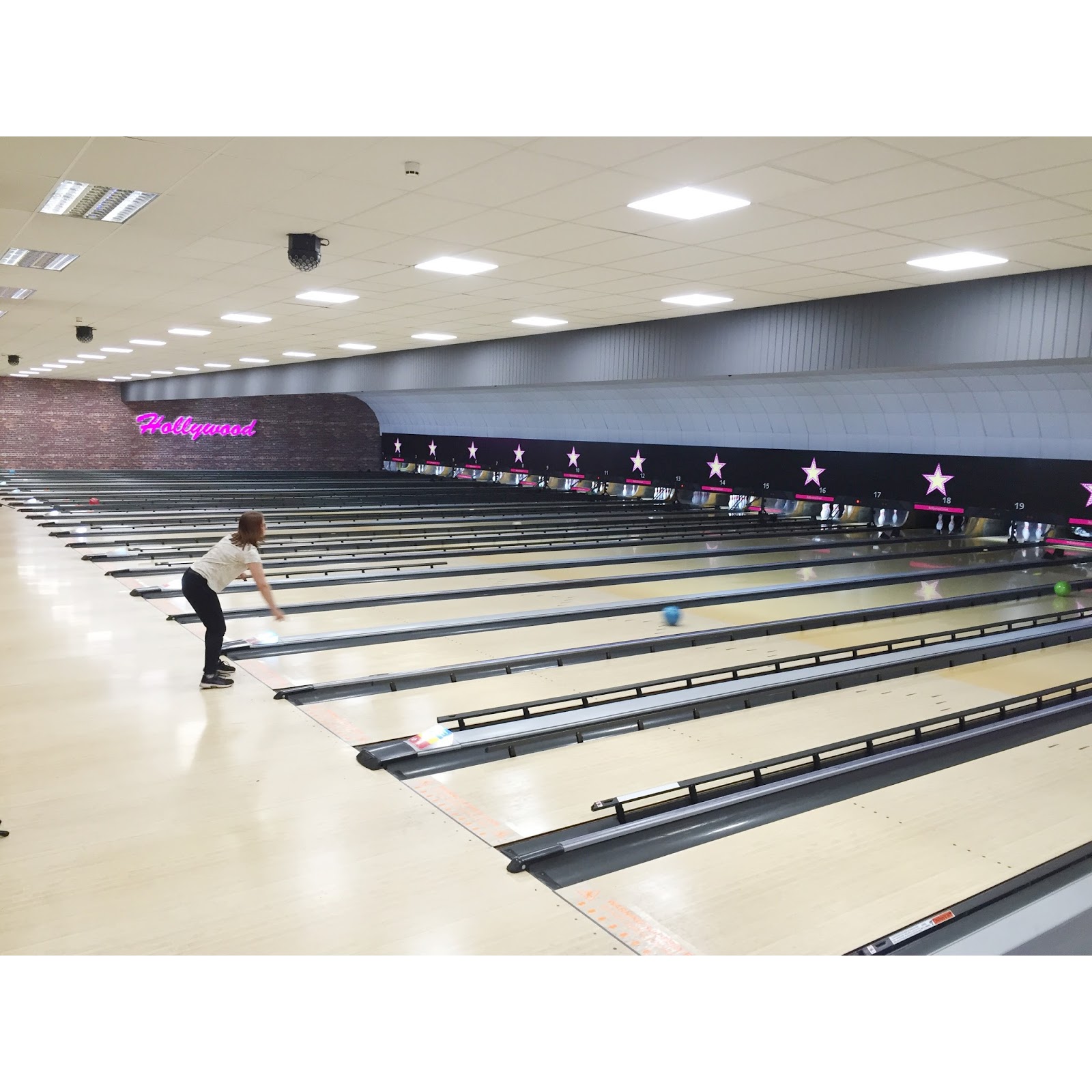 Hollywood Bowl, Tower Park - Eyes On Stage