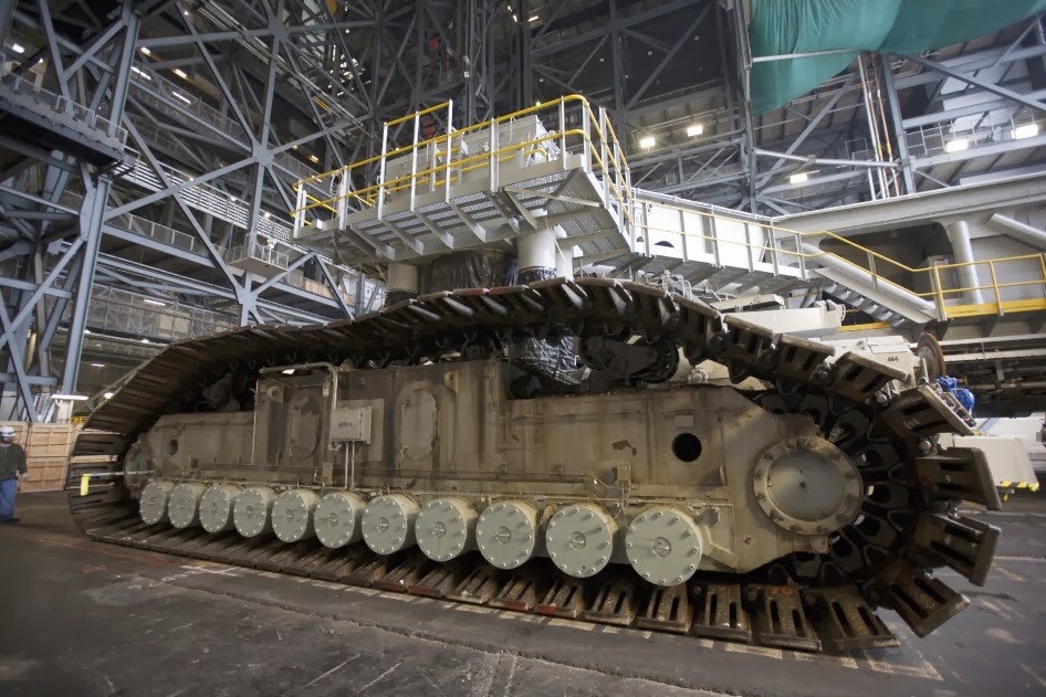Suburban spaceman: NASA's Kennedy Space Center: Crawler-Transporter CT ...