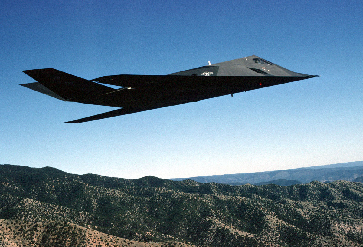 Military Fighter Jets: Lockheed F-117 Nighthawk