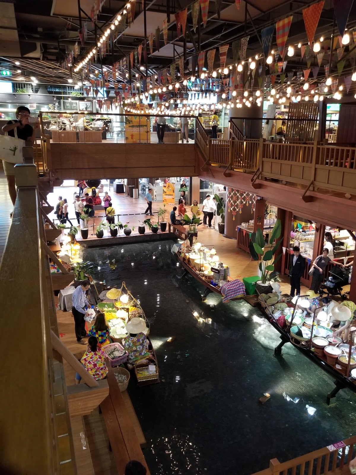 Day 4: Iconsiam - Bangkok, Thailand - chichicho~