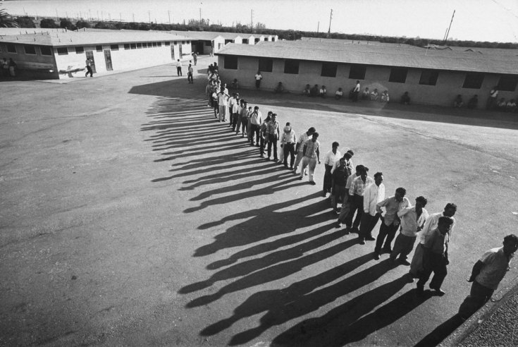 find-out: remenadescobreixllegeix: inclusive and extractive institutions