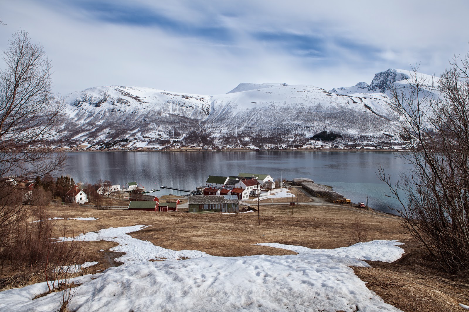 Øyenes fjellverden: På ski over Uløyas tak