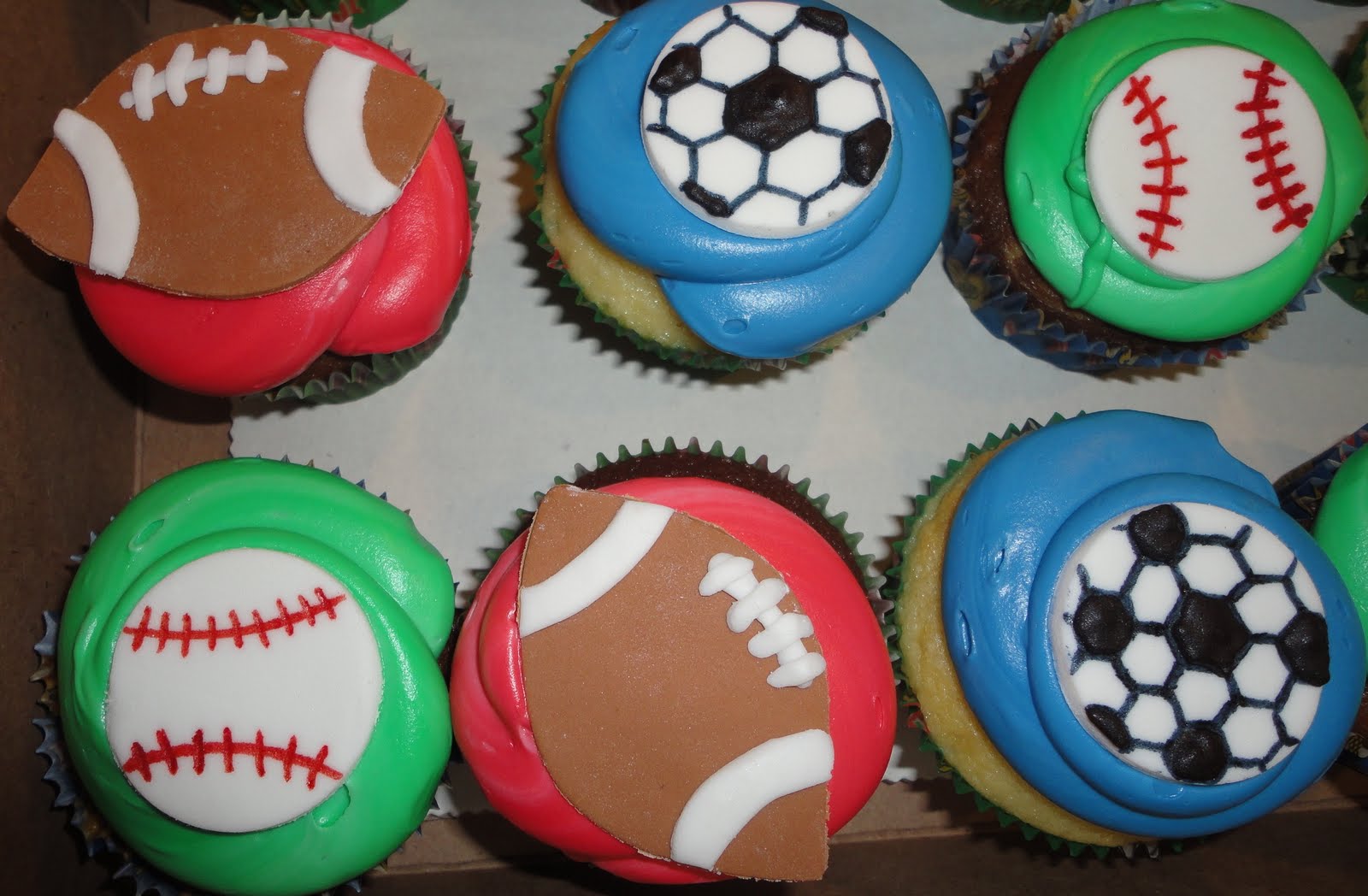 Pink Sugar Cupcakes: Go Team, Cupcake!