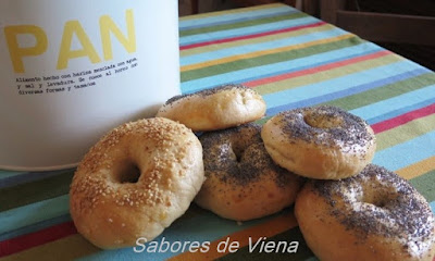 UN PAN LLAMADO BAGEL
