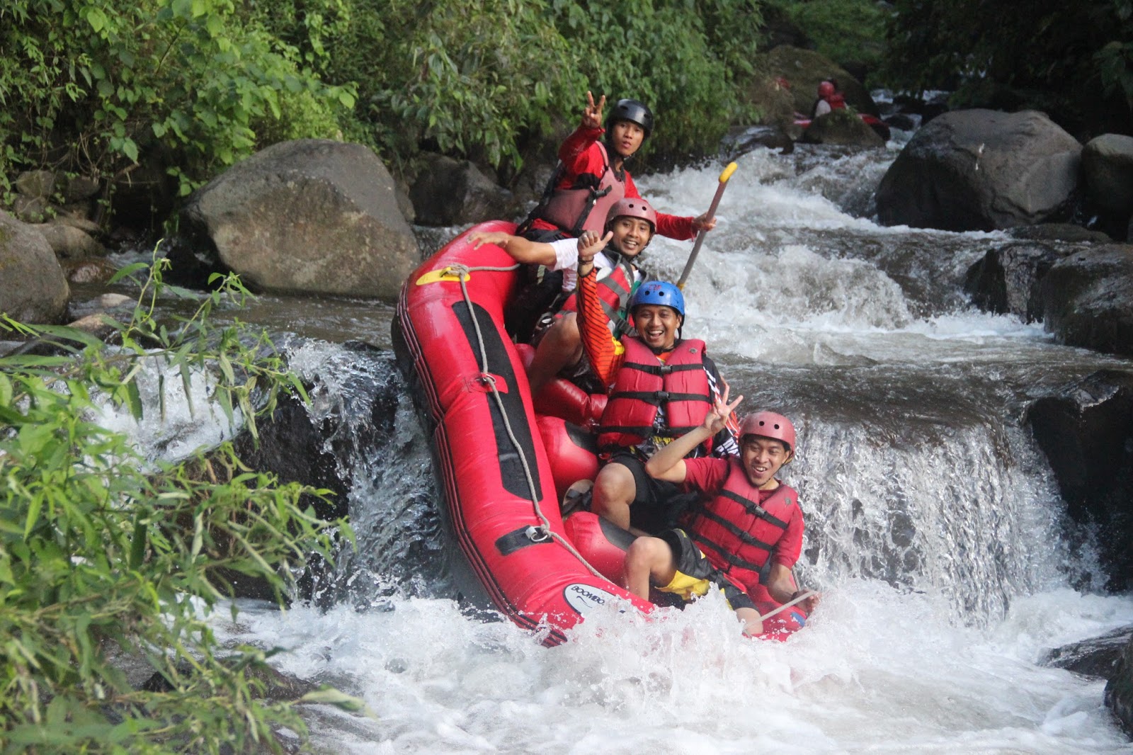 FOTOKUDEWE: MAHAMERU RAFTING HASTA PRAJATAMA TEAM