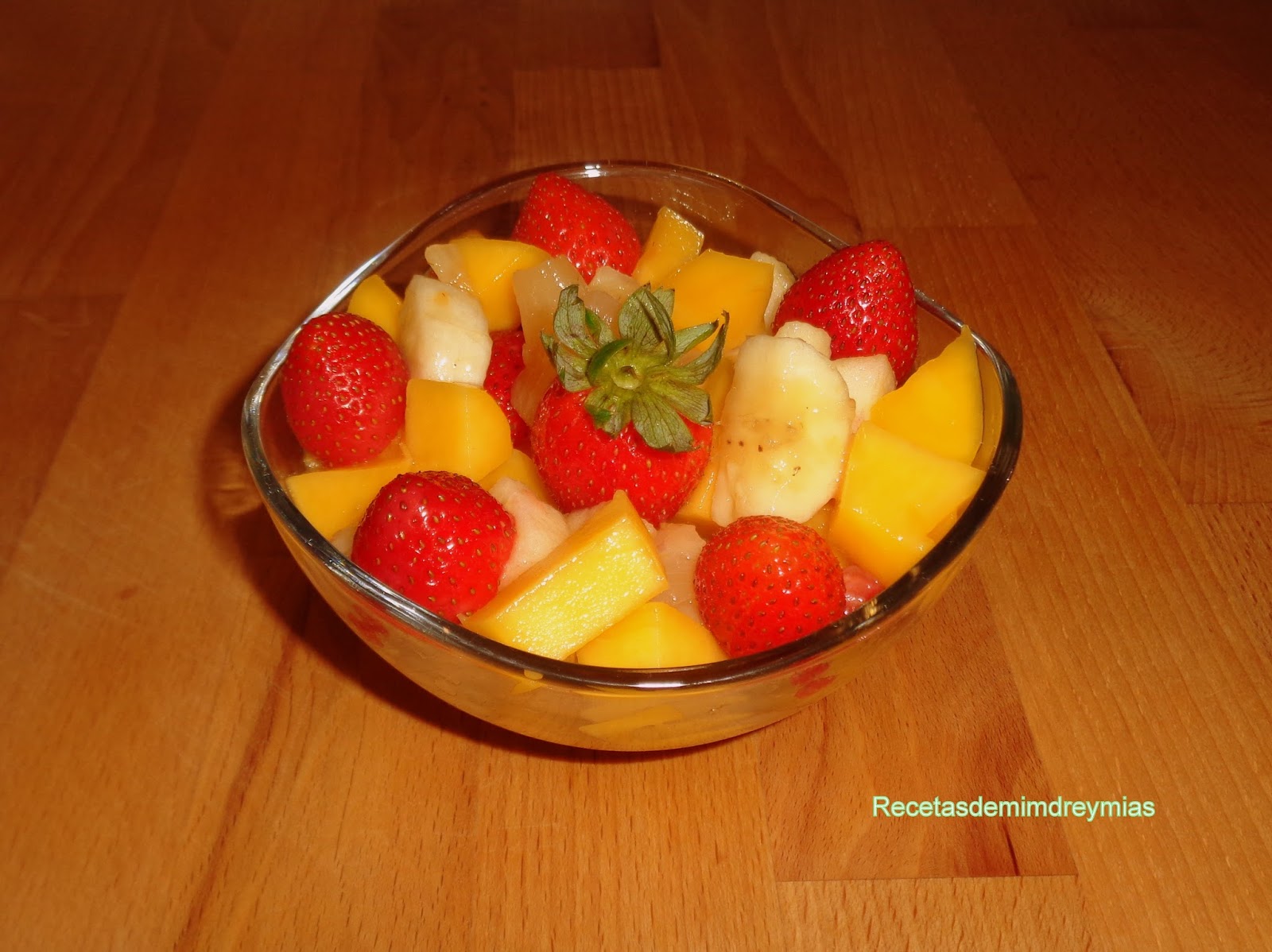 RECETAS DE MI MADRE Y MIAS: Macedonia de frutas