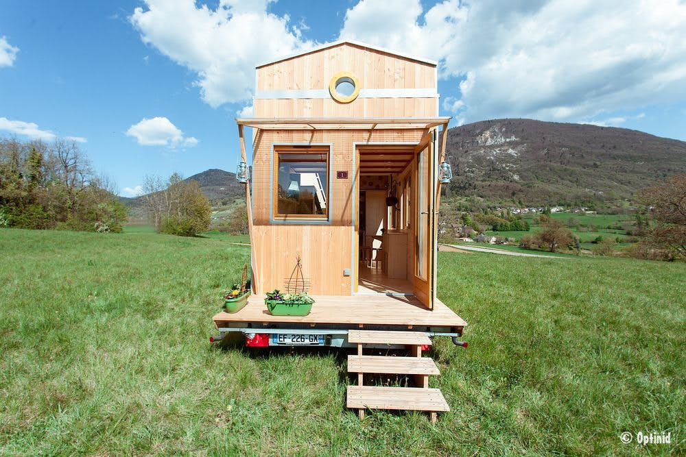 TINY HOUSE TOWN: French Tiny House With Retractable Roof