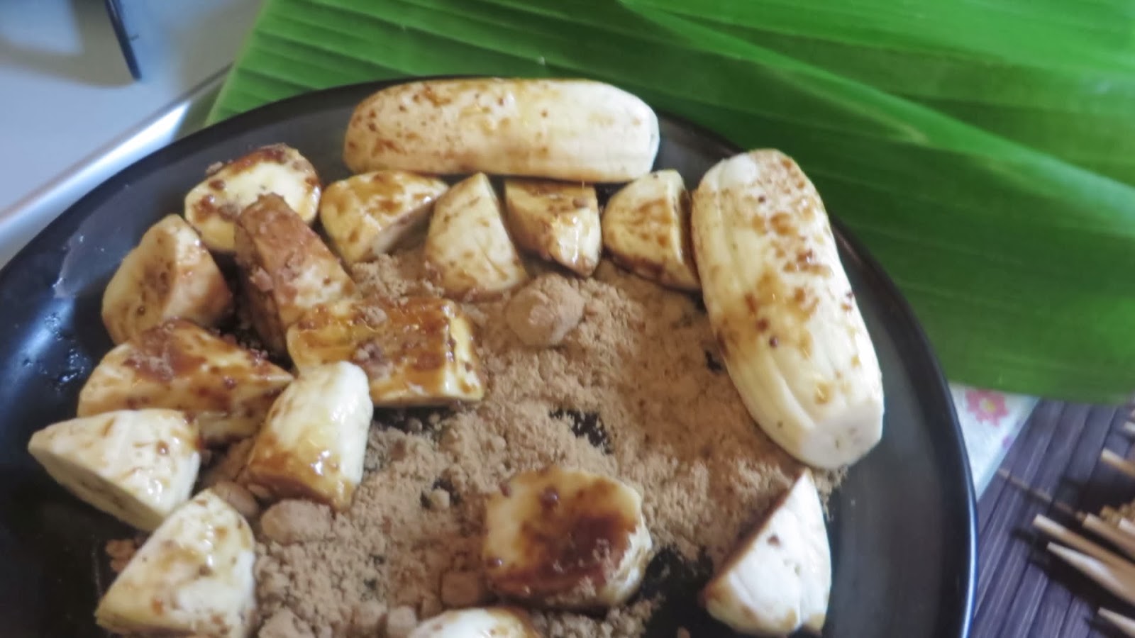 LUWEEH KITCHEN : One Bite Pritong Saging ( Bananacue)
