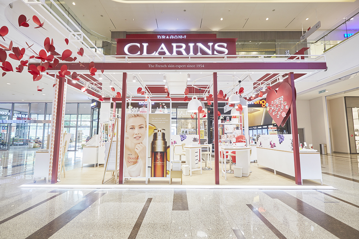 Pen My Blog: Clarins opens its world's first retail kiosk | IOI City ...