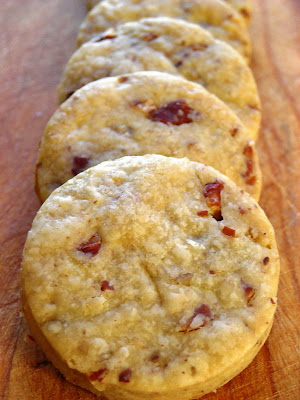 Dressed Up, Buttoned Down.: Eat This: Stilton Pecan Cocktail Crackers