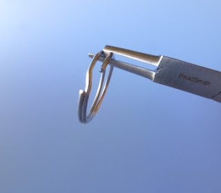 Use Split Rings to Keep Zippers Up! / The Beading Gem