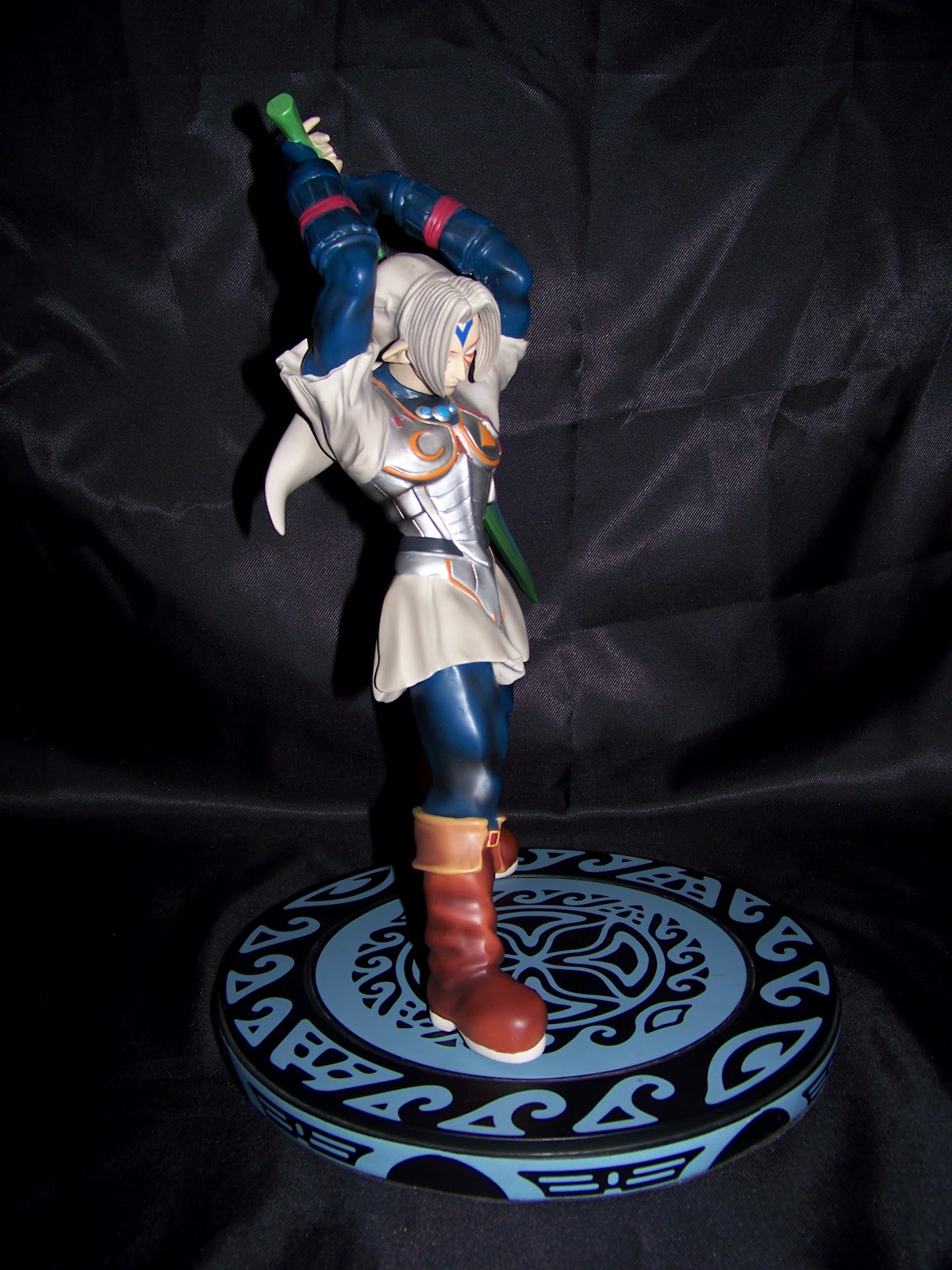 amidala's world: Statue de FIERCE DEITY LINK du jeu ZELDA par PUZZLE ...