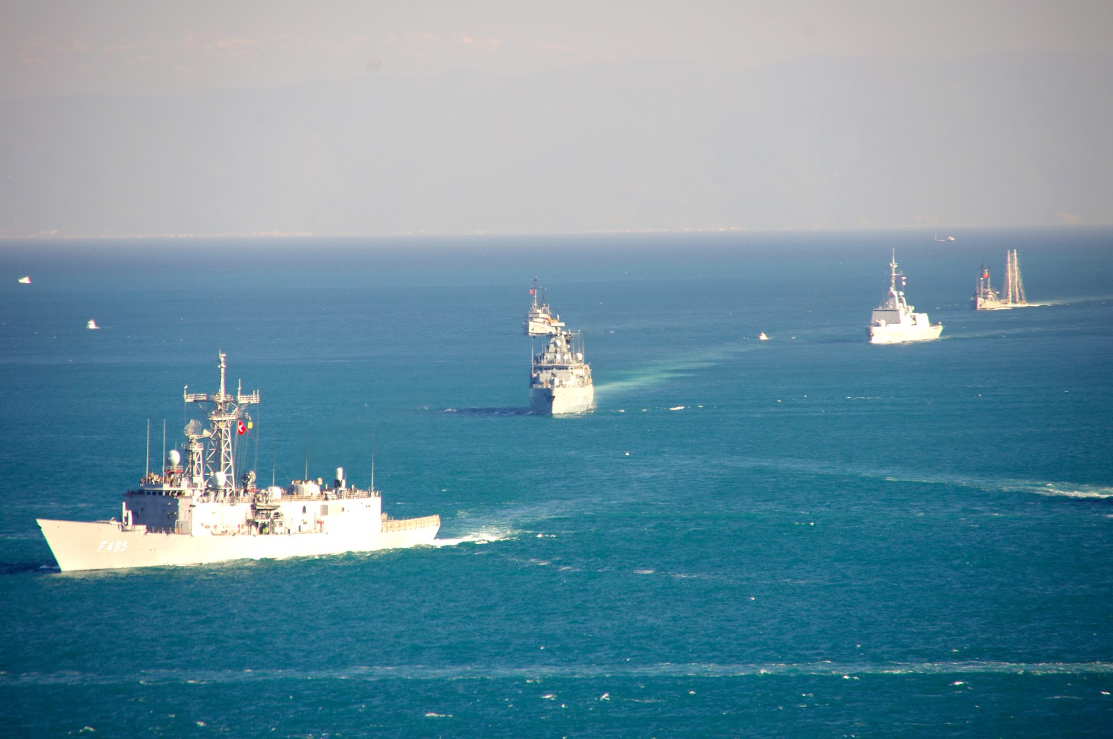 WARSHIPS ON THE BOSPHORUS: F495 TCG-GEDIZ OLIVER HAZARD PERRY CLASS FRIGATE