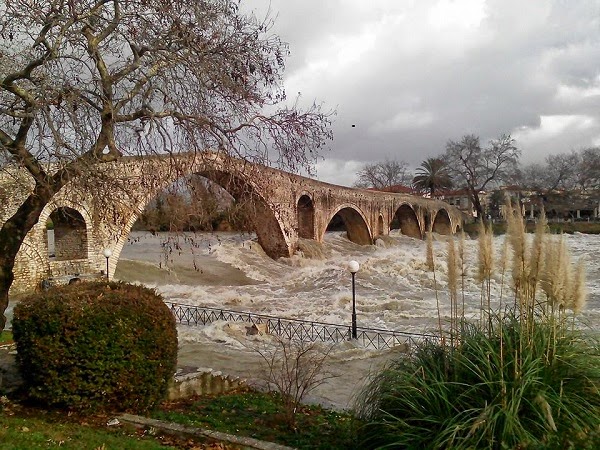 Restoration of historic Plaka bridge technically feasible - Good news ...
