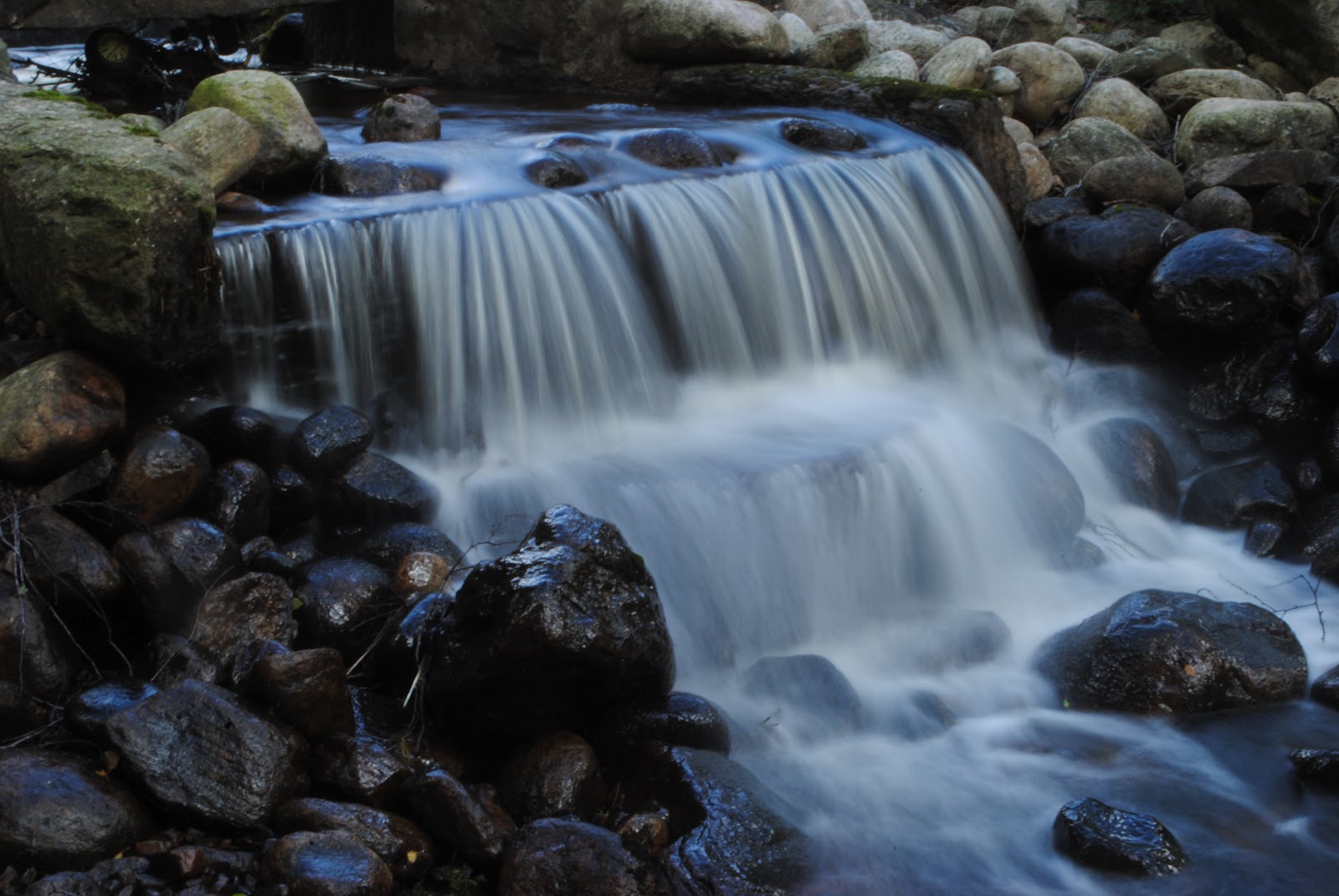 Bakom Masten: Moln och vattendrag
