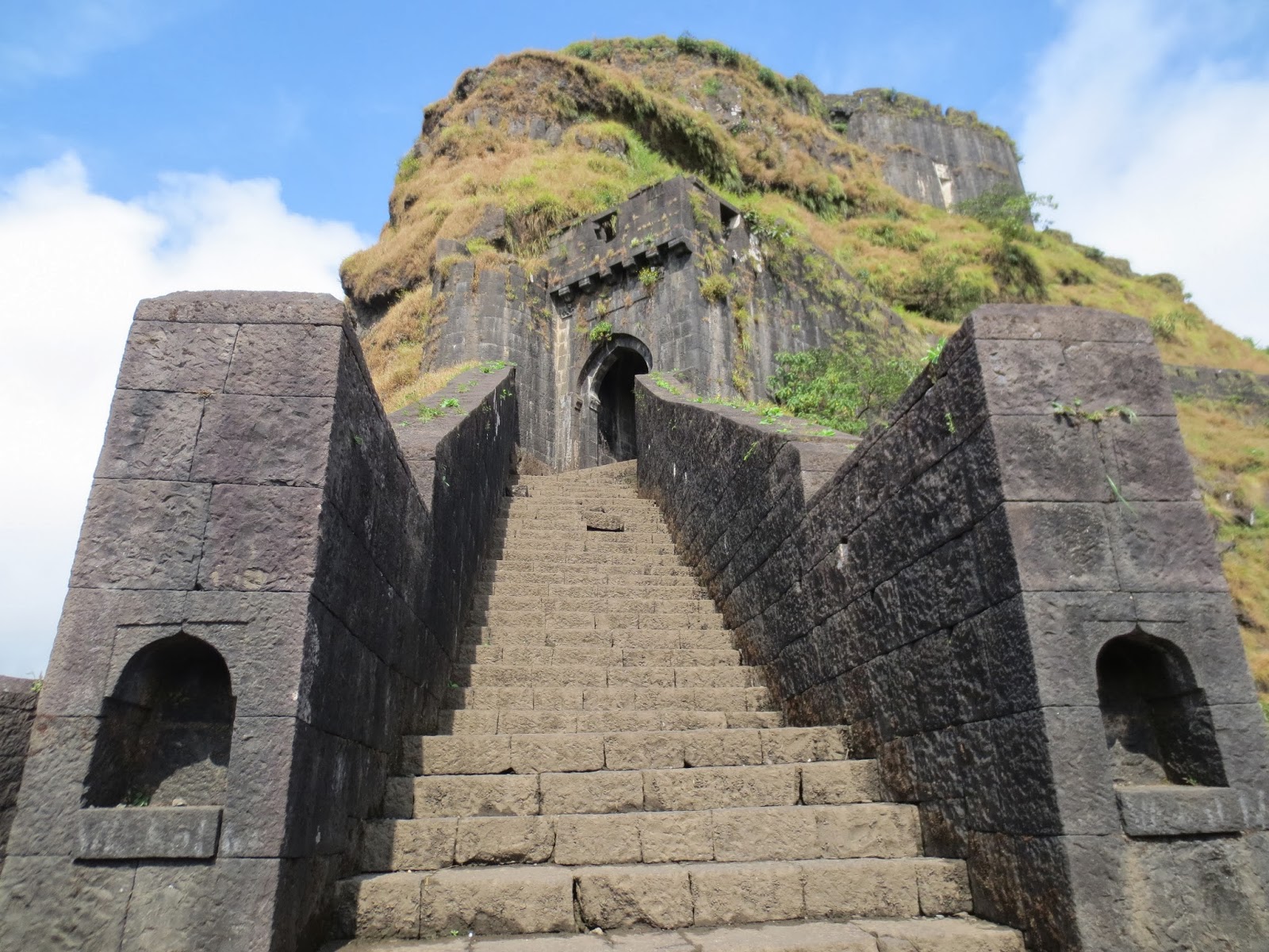 lohagad | लोहगड | गड-चित्रे