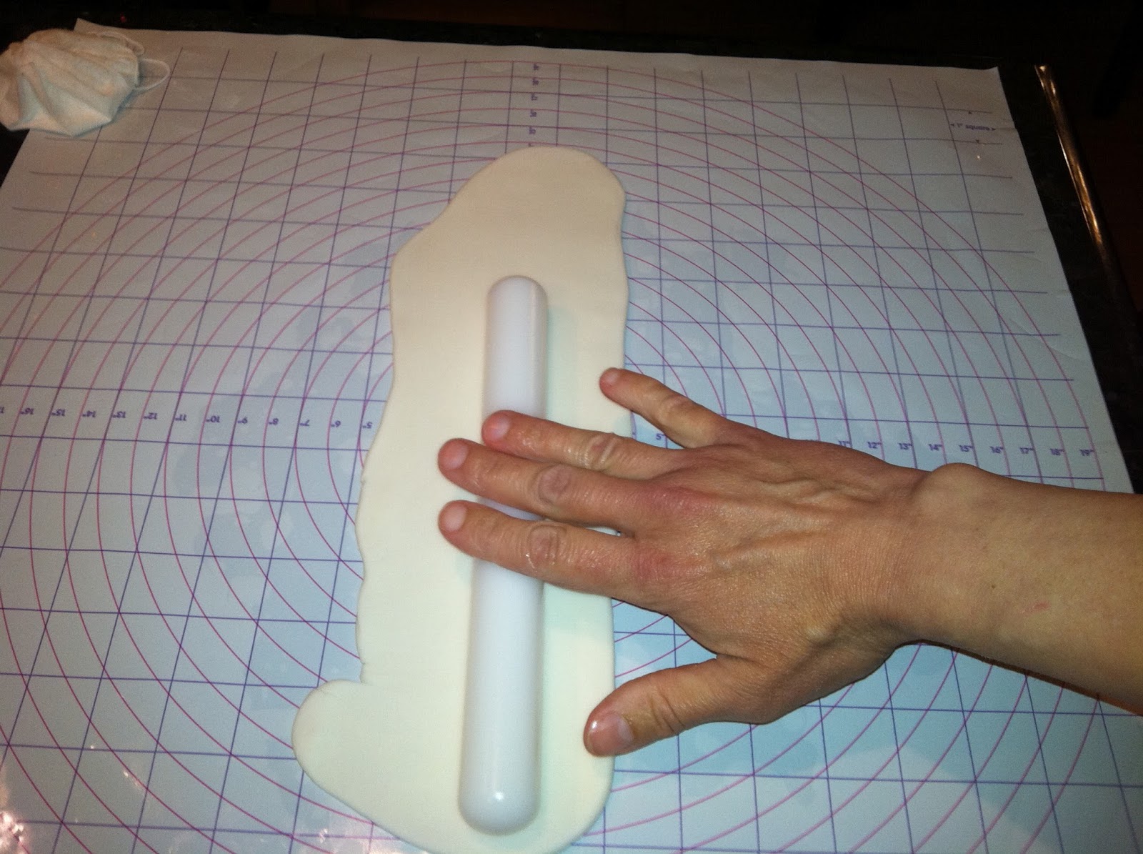 The Iced Queen: Loopy Fondant Bow