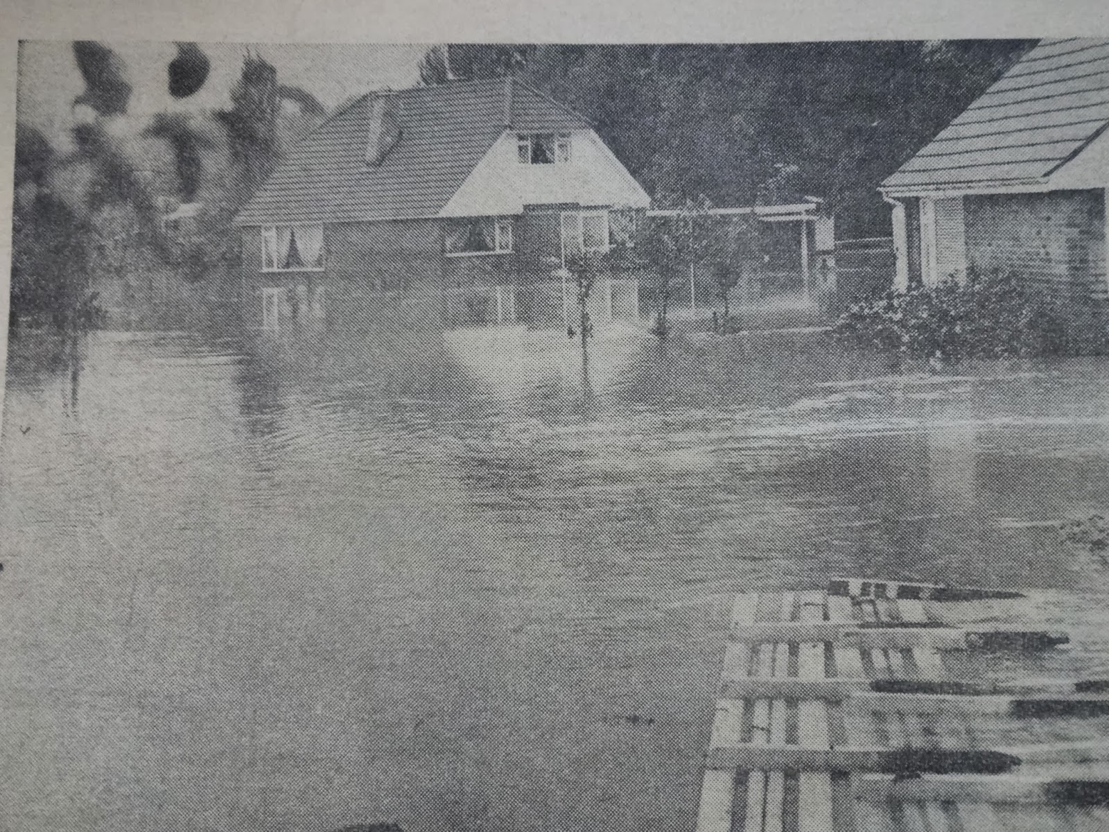 Tonbridge Daily: Tonbridge Flood in 1968