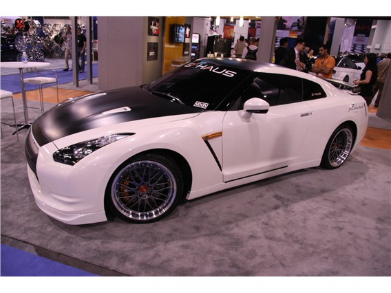 NICE WALLPAPERS: Nissan Gtr Modified