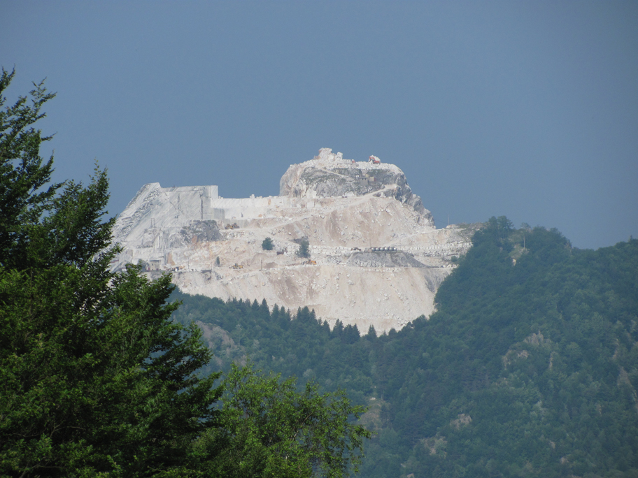 Escursionismo a 360°: Monte Corchia (dal crinale nord dell’anticima) EE