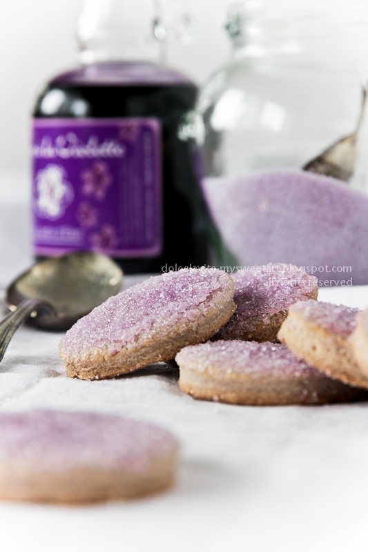 DolcélaVita food_photography : biscotti alle violette