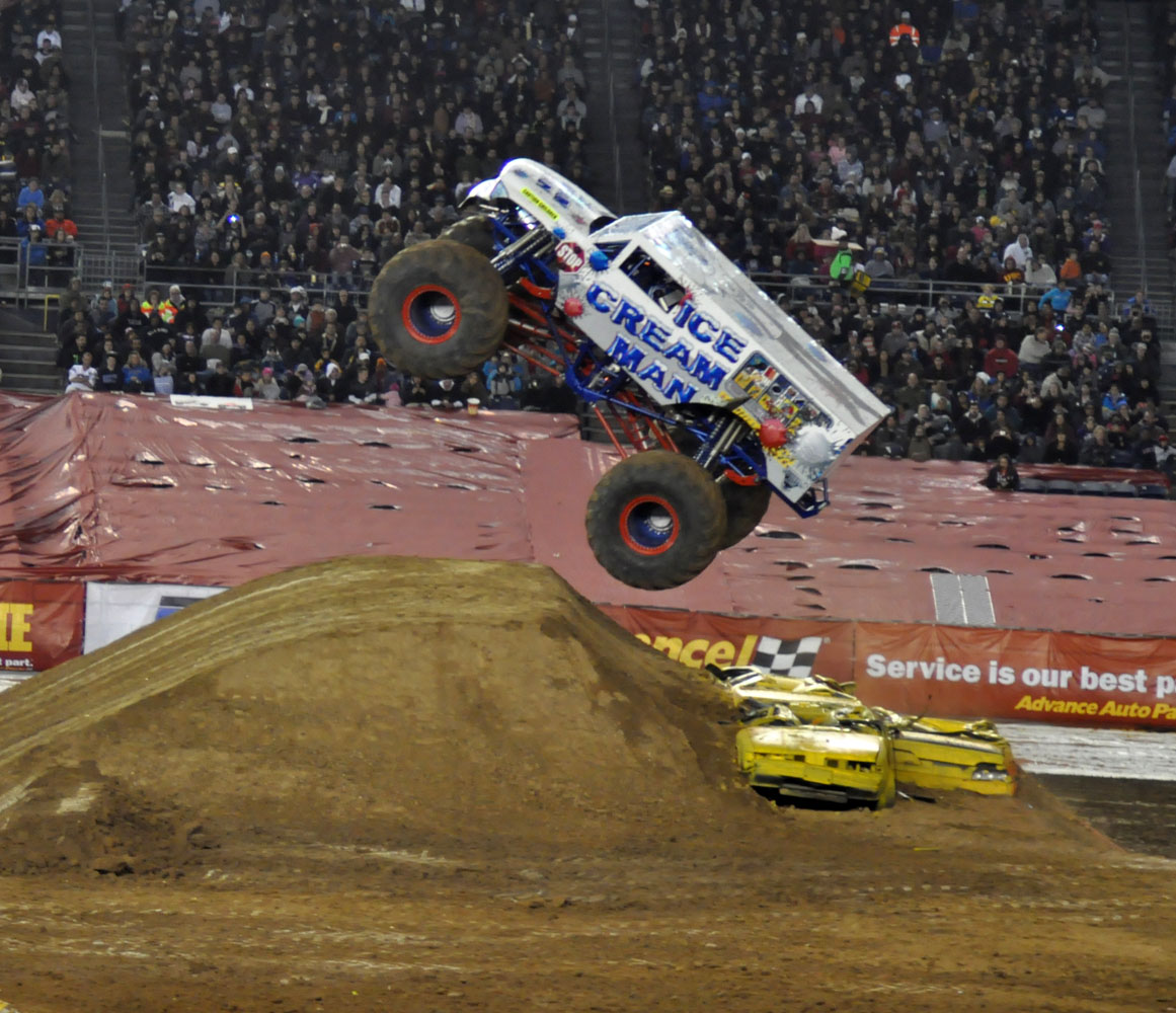 JustaCarGal: Monster Jam 2012, Freestyle Thunder and Ice Cream Man