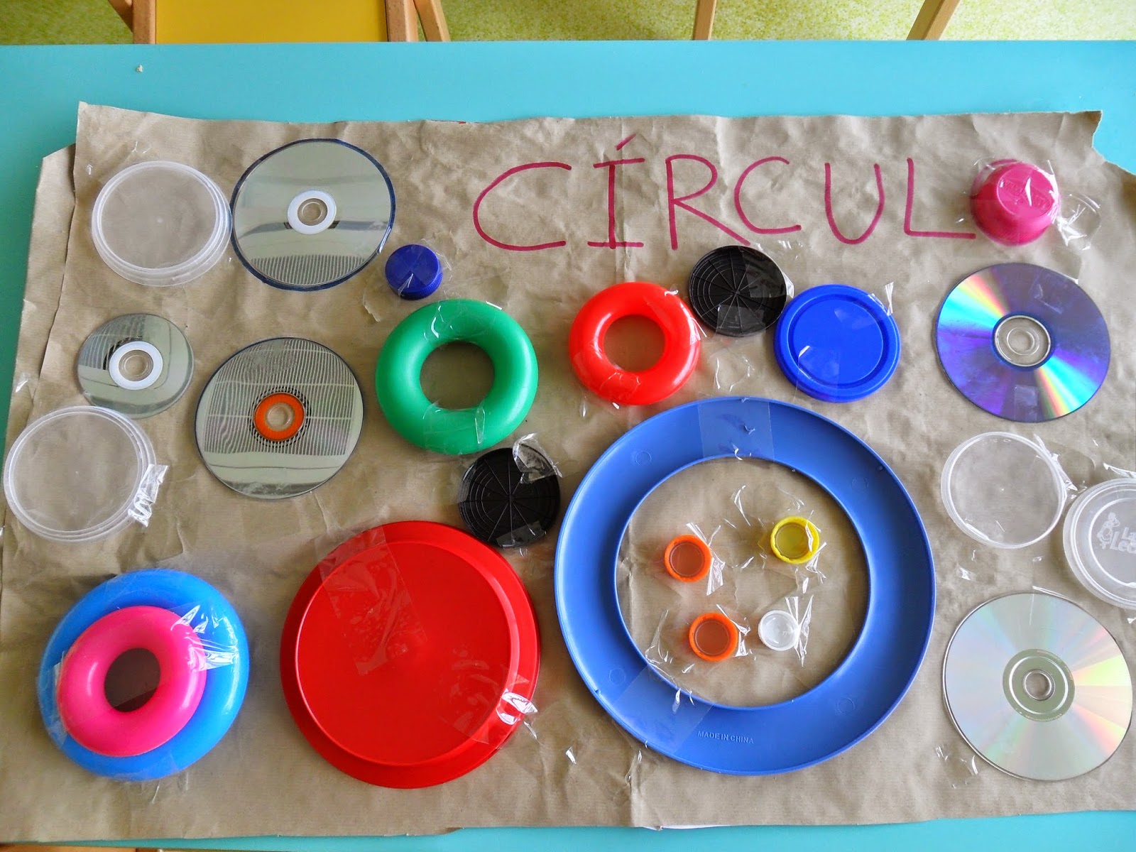 Materiales para Educación Infantil: MURAL FIGURAS GEOMÉTRICAS