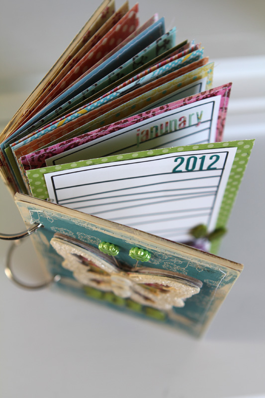 lily bee: 2012 Mini Album Tutorial