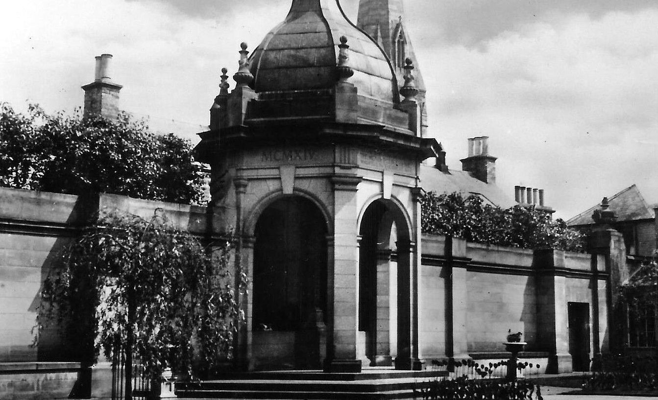 Tour Scotland: Old Photograph War Memorial Peebles Scotland