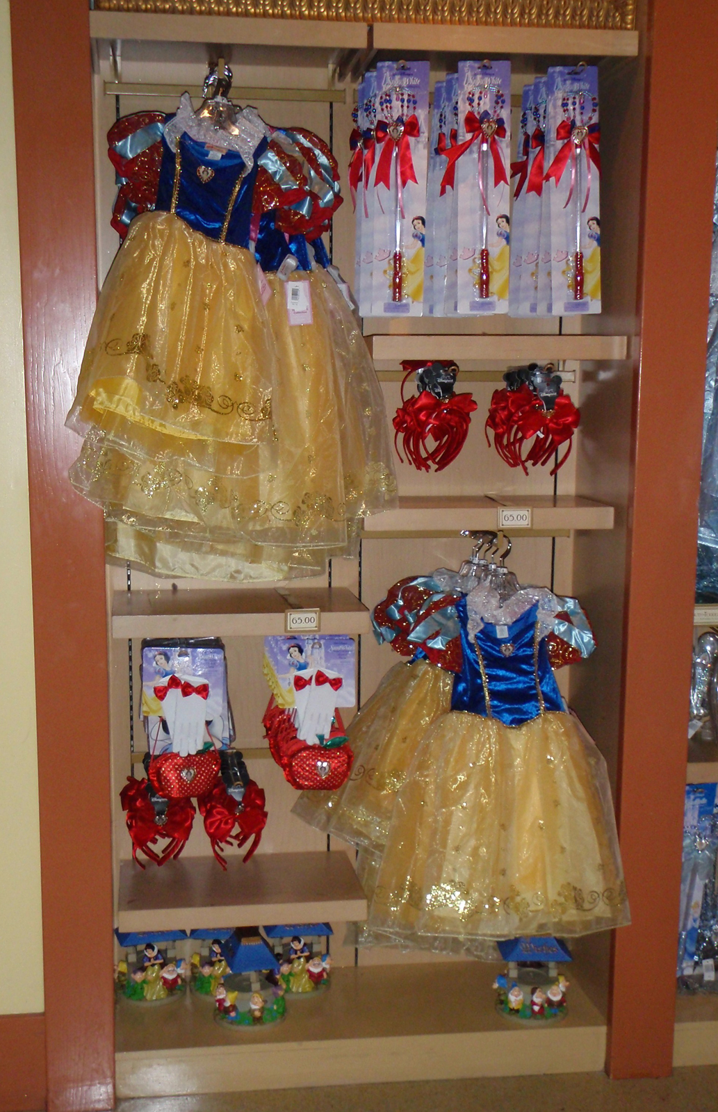 Filmic Light - Snow White Archive: Snow White at the "World of Disney ...