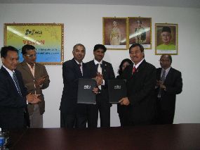 Kolej MCS Banting Selangor: MOU DI ANTARA COLLEGE MCS DENGAN AEU