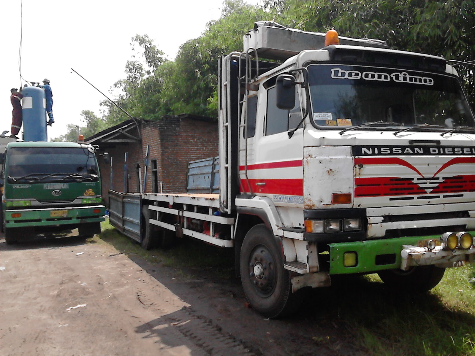 Jasa Angkutan Truk Tronton, Truk Fuso, Truk Trailler, Truk Wing Box ...