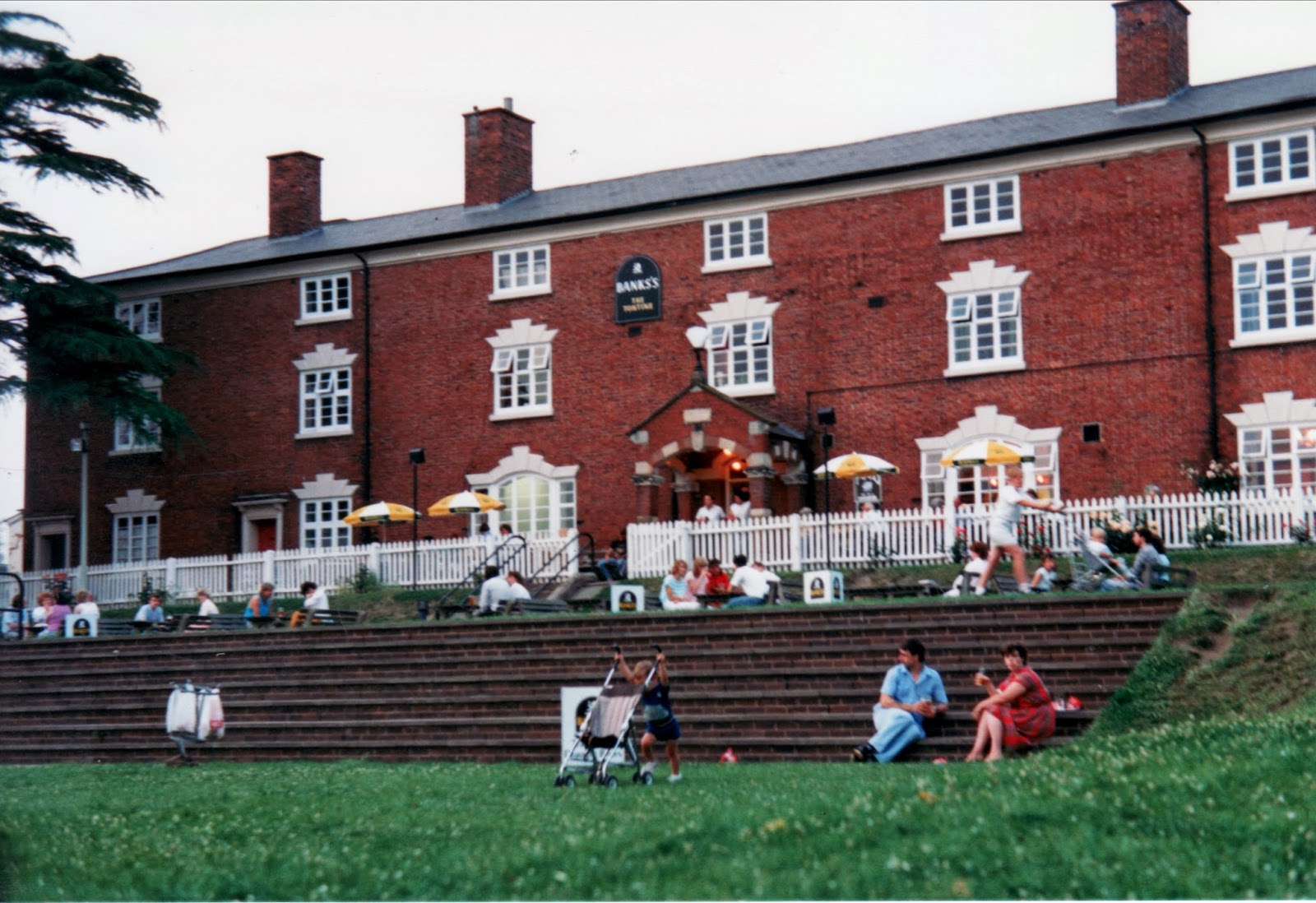 Pubs: Then & Now: #140 The Tontine, Stourport-on-Severn, Worcestershire ...
